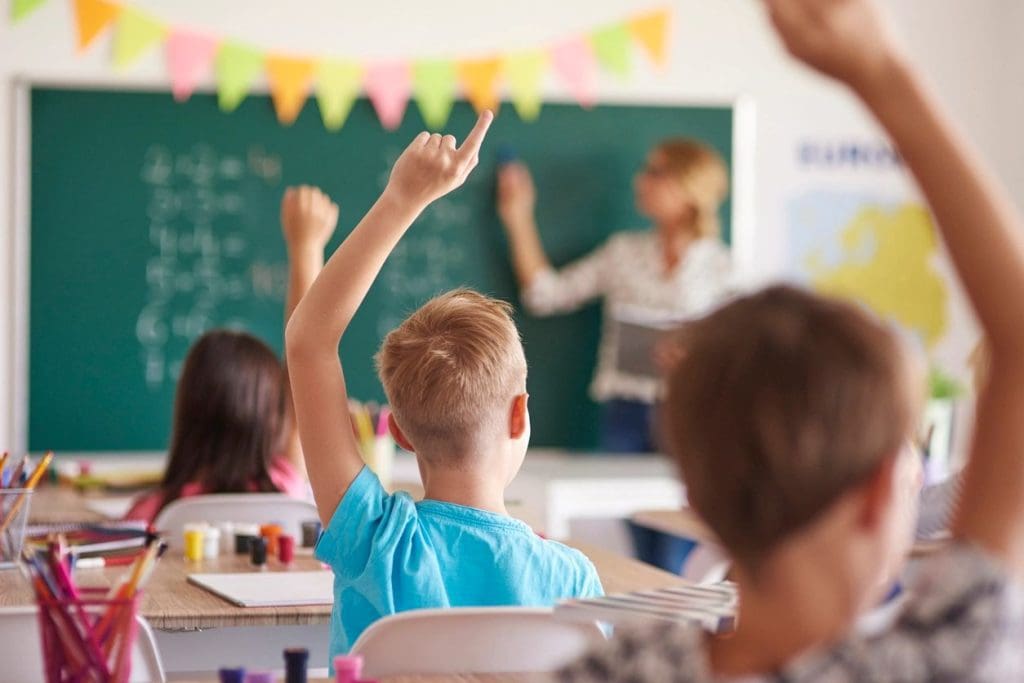 Carthage R-9 Board accepts 4 teacher resignations, hires 5 teachers ...